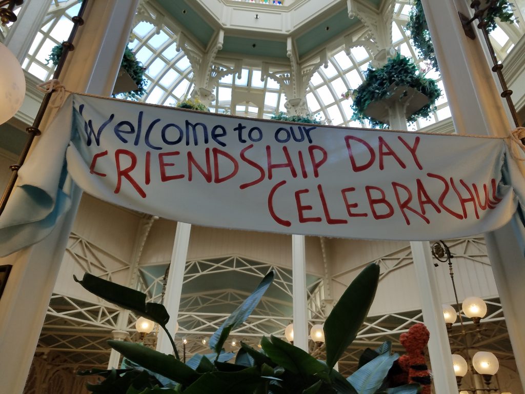 The Crystal Palace @ Magic Kingdom - Florida's Family Fun